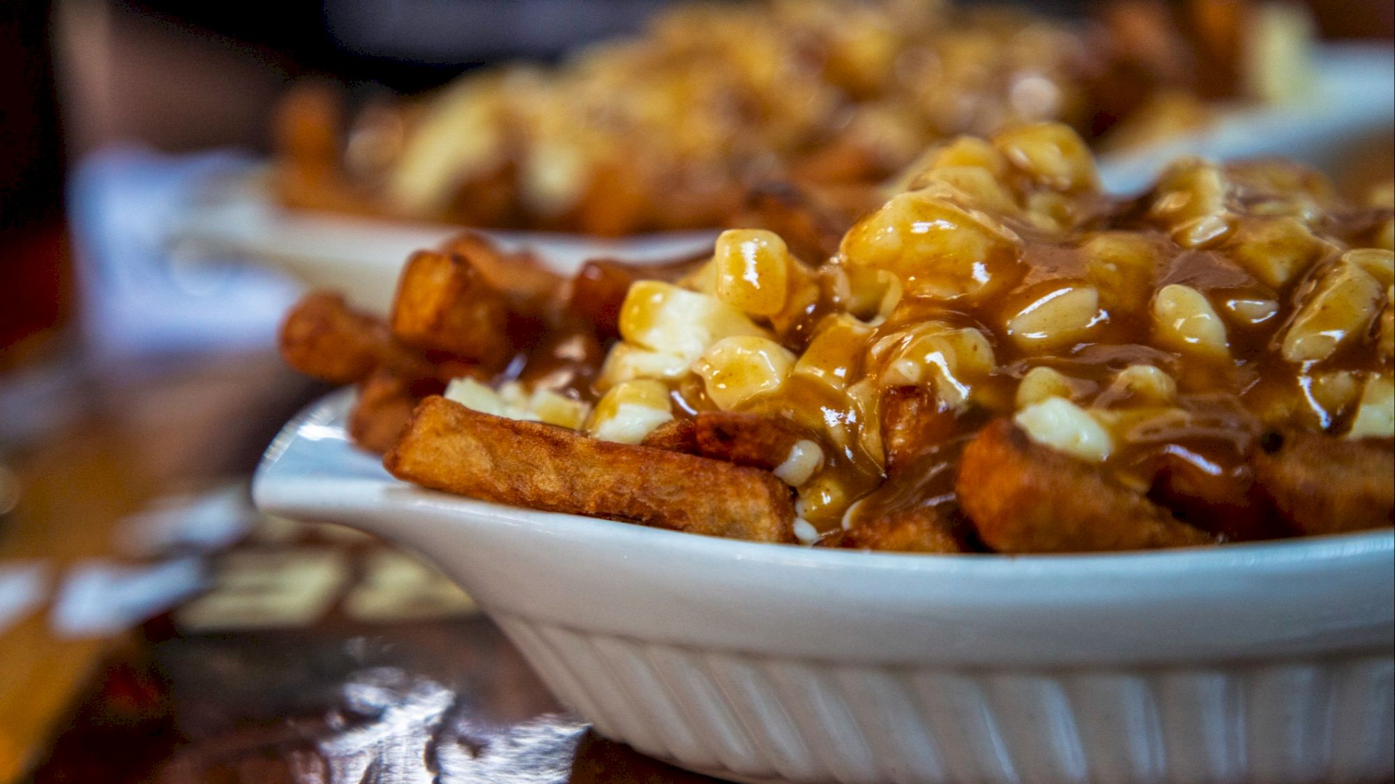 La poutine, mal vue en Europe? — 98.5 Montréal