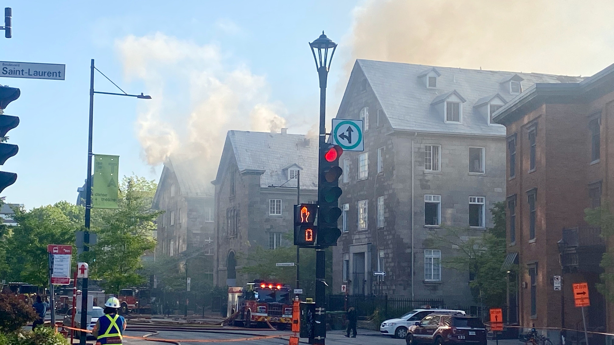 Montréal | Incendie majeur au monastère du Bon-Pasteur: 150 pompiers ...