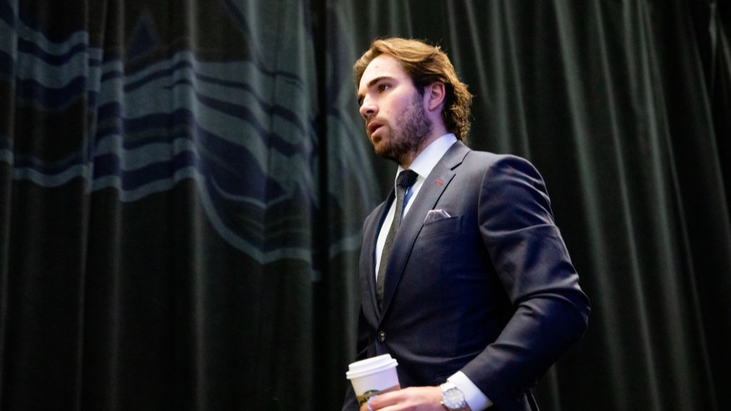 Le DG du Canadien explique sa décision | Alex Newhook à Montréal, Tyler ...