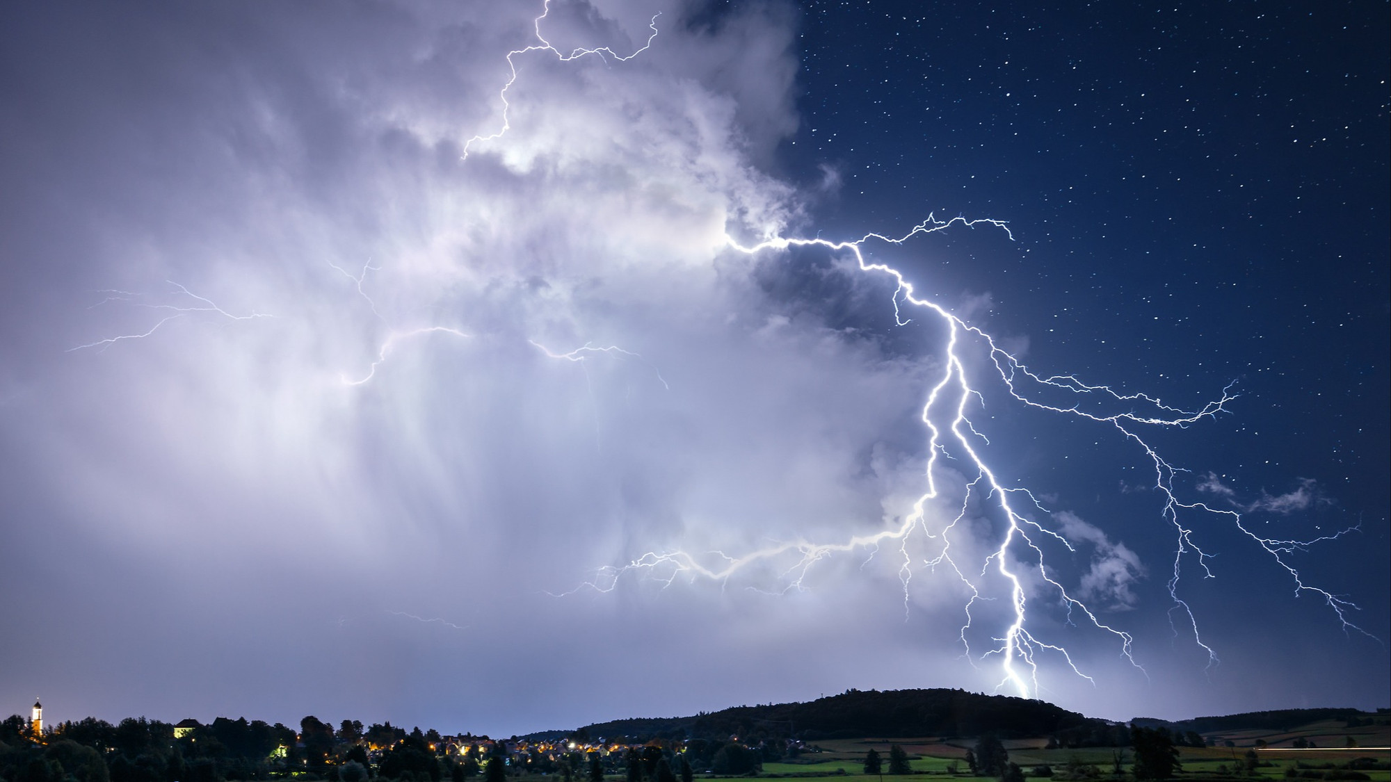 Météo | Veille d'orage violent au Québec: à quoi faut-il s'attendre ...