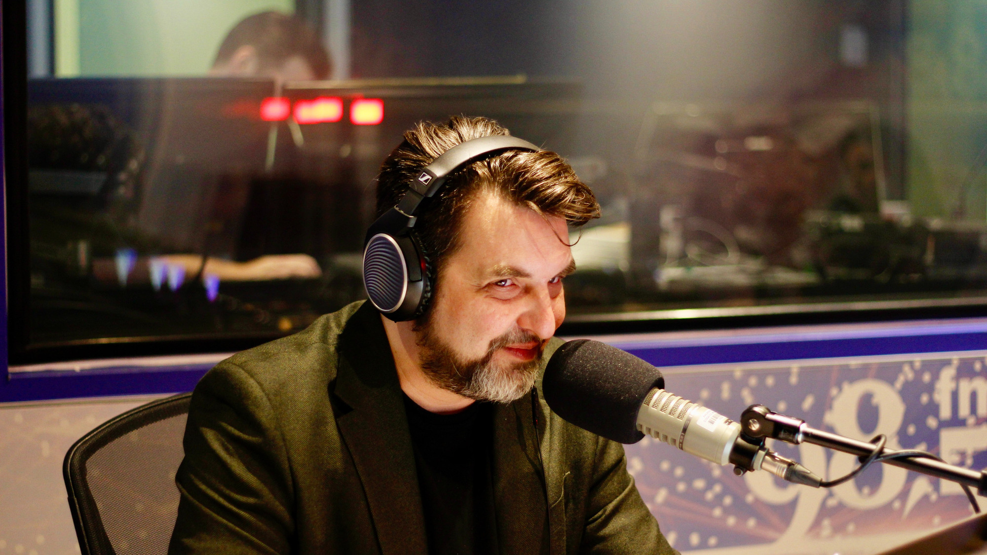 Grande entrevue avec MC Gilles: son amour du jardinage! — 98.5 Montréal