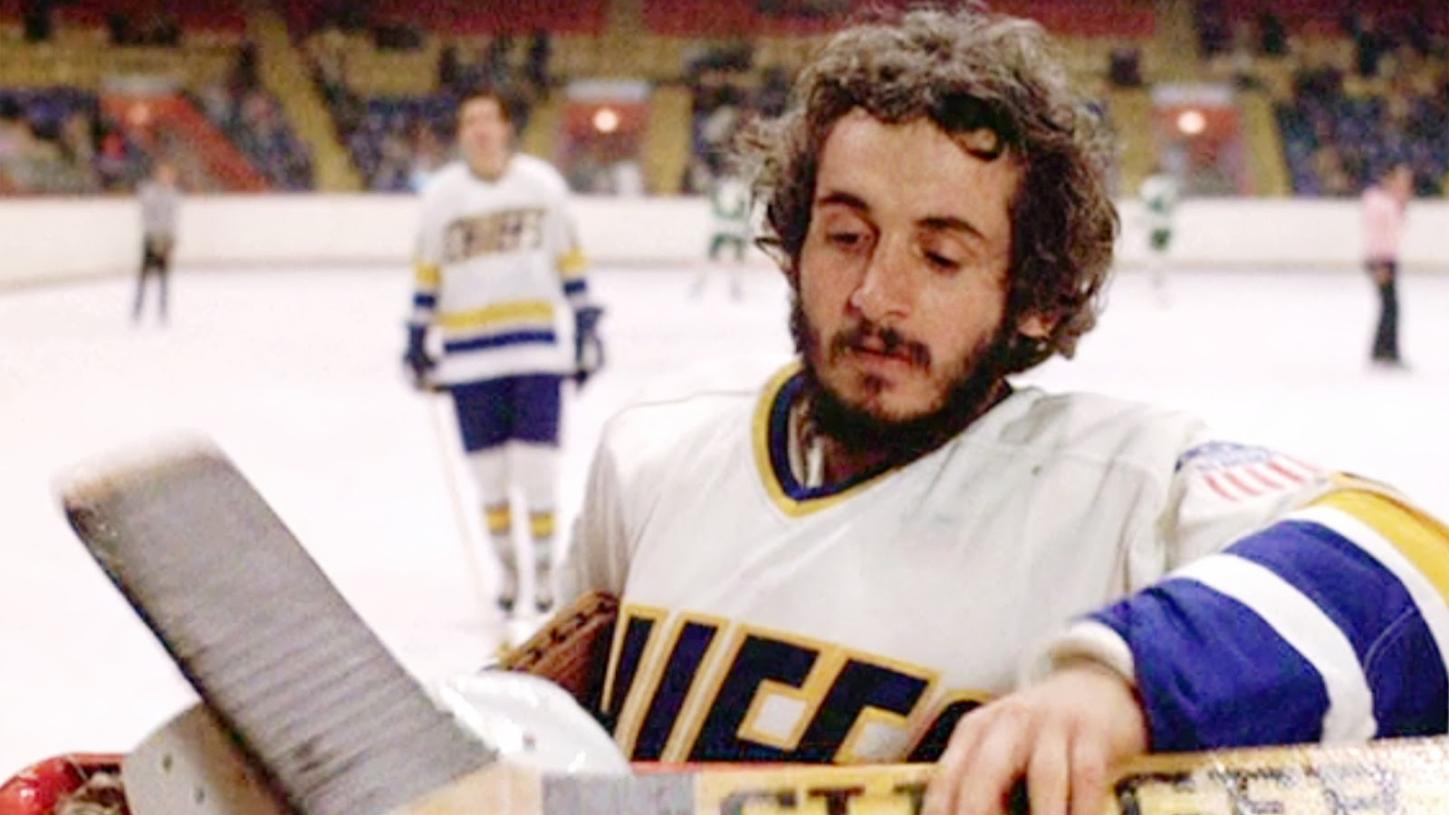 Film «Slap Shot»: Entrevue avec Yvon Barrette | «Trade me right f ...