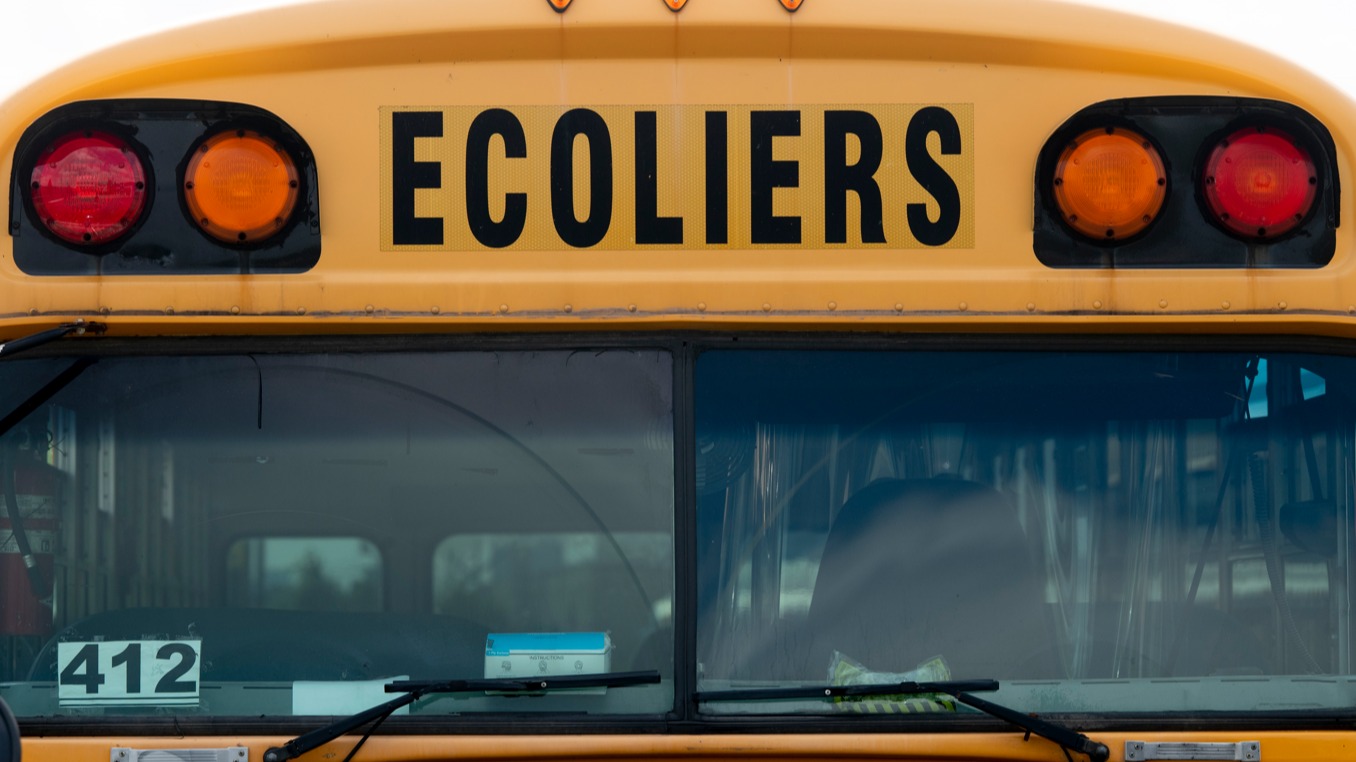 Sécurité autour des autobus scolaires | «Pressés au point de risquer de ...