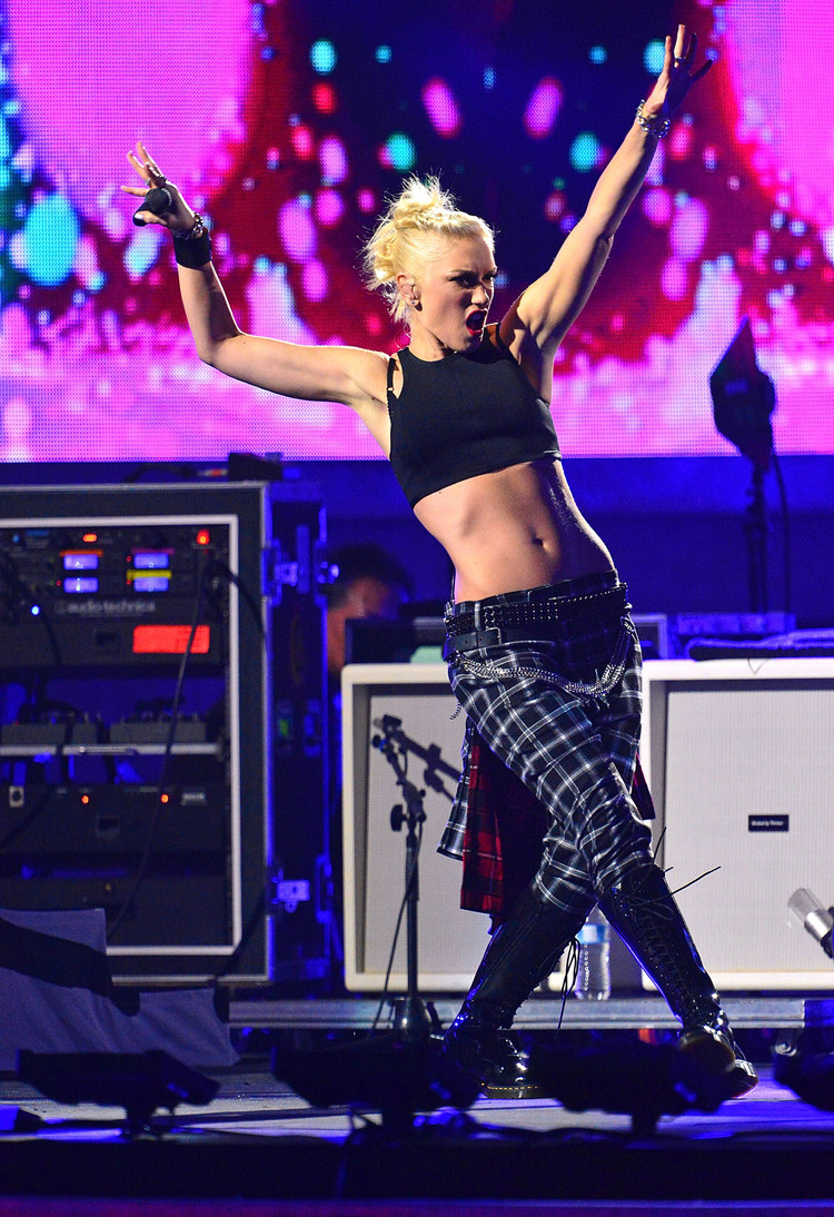 Photos A Look Back At Some Of Gwen Stefanis Most Iconic Looks — The Beat 925