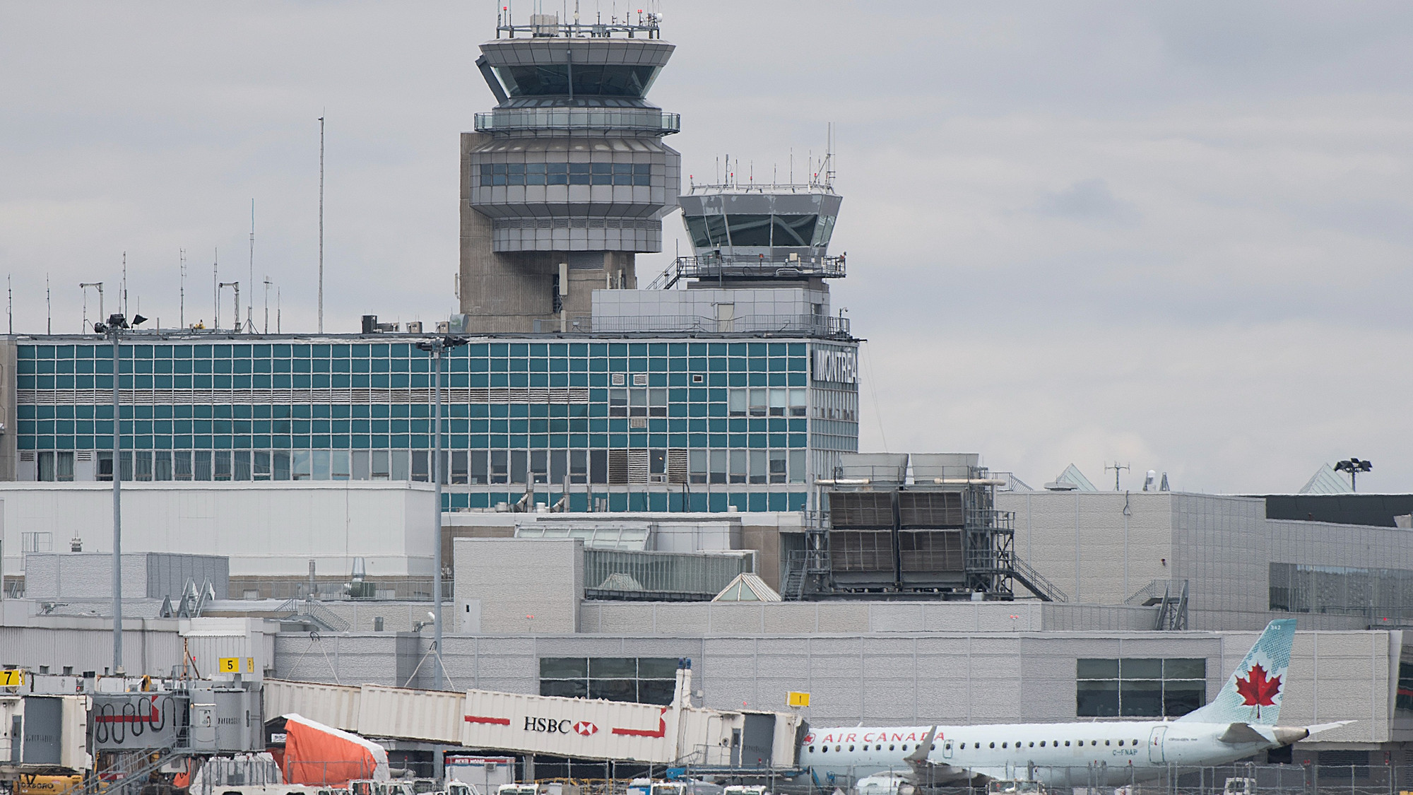Tour de table | L'autobus 747 vers l'aéroport Trudeau accepte enfin le ...