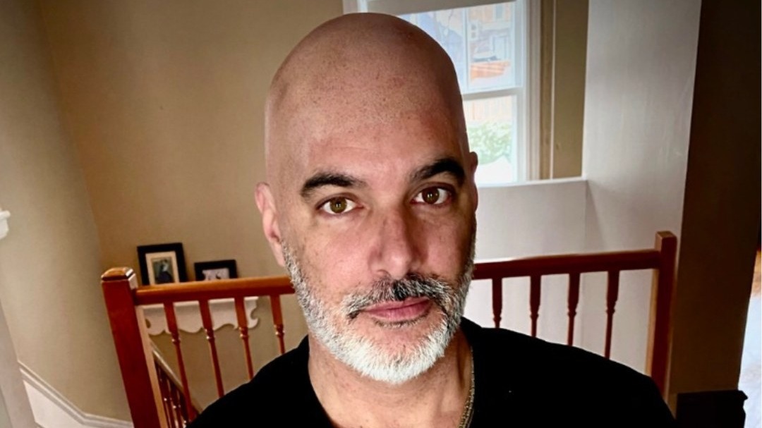 Réal Béland n'est pas chauve pour de vrai! | Réal Béland appelle Karl ...