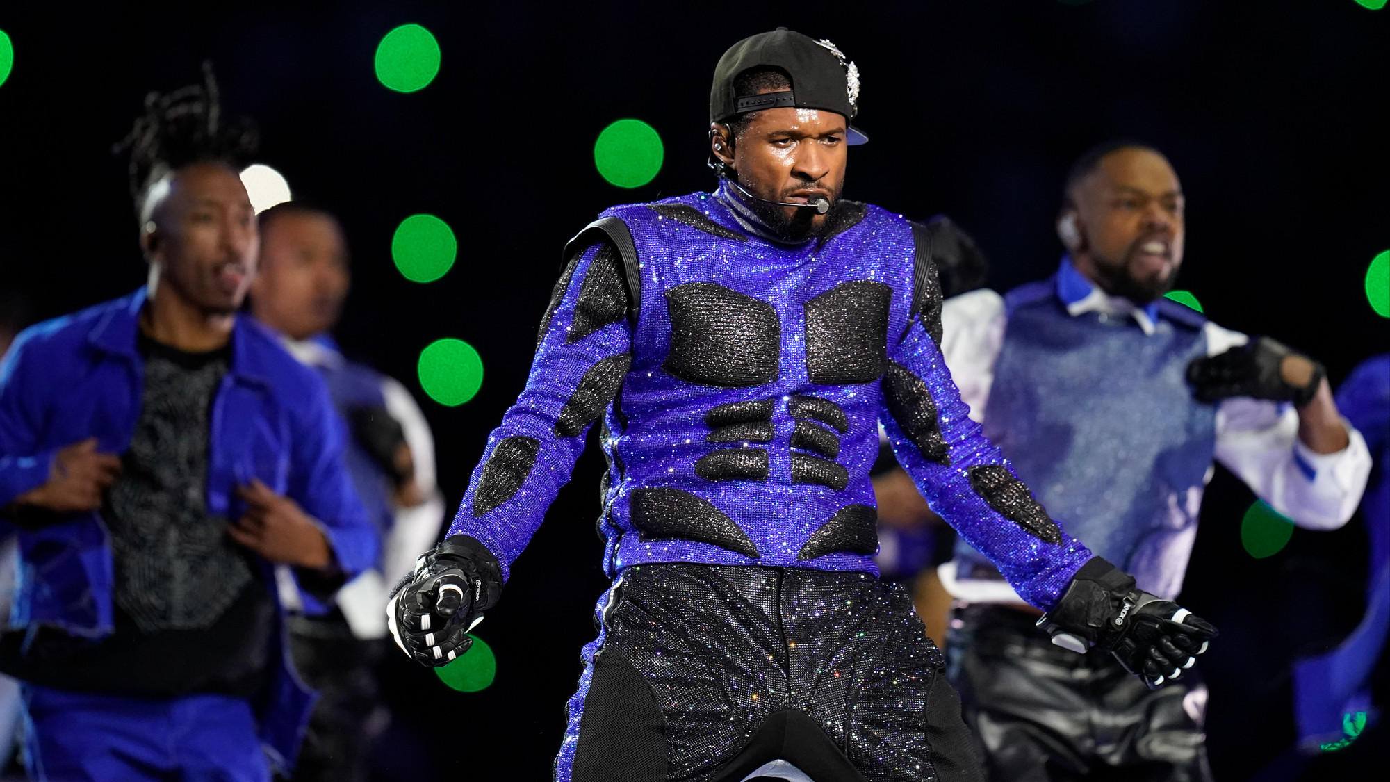 Prestation du chanteur Usher | Super Bowl: un spectacle de la mi-temps ...