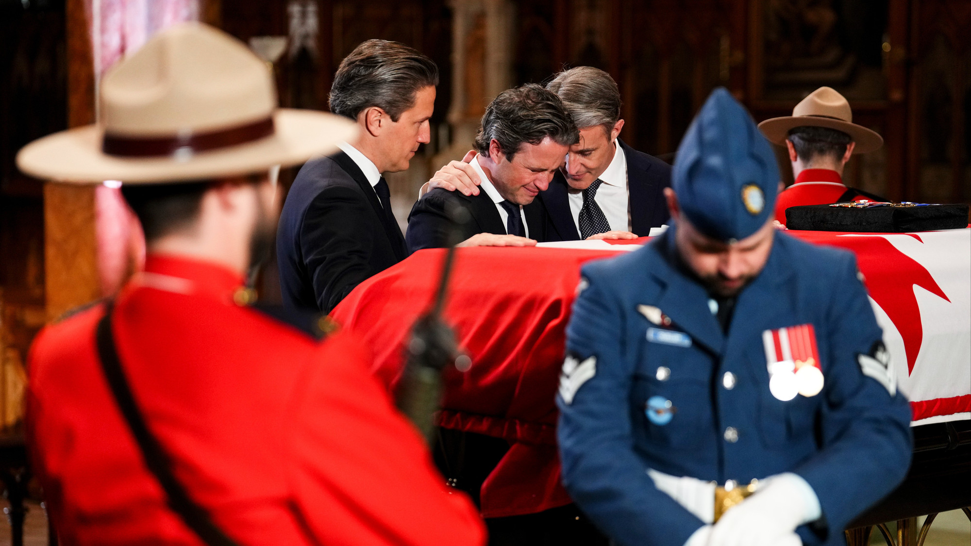 La revue de presse d'Élisabeth Crête | «J'ai rarement vu une vague d ...