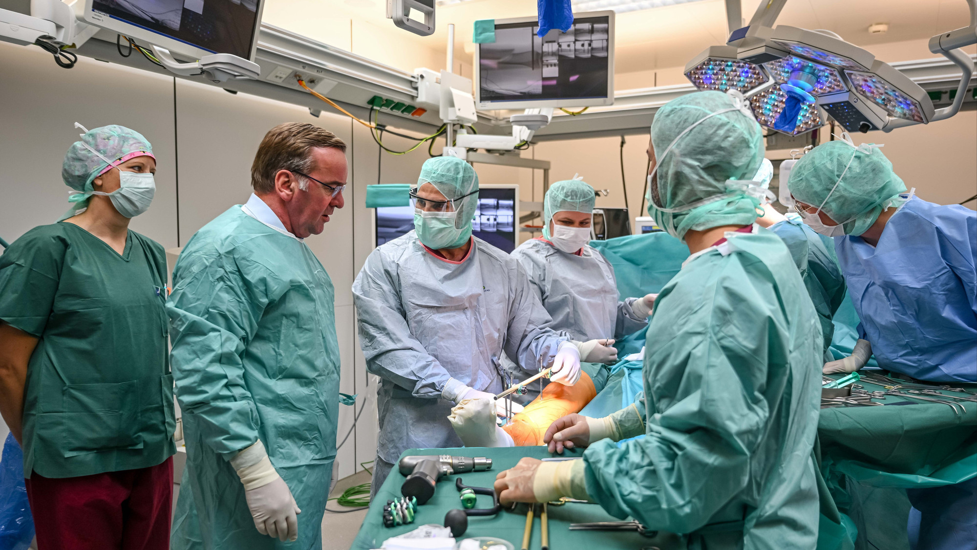 «On a tellement étiré notre personnel, même pré pandémie» -Dr Patrick ...