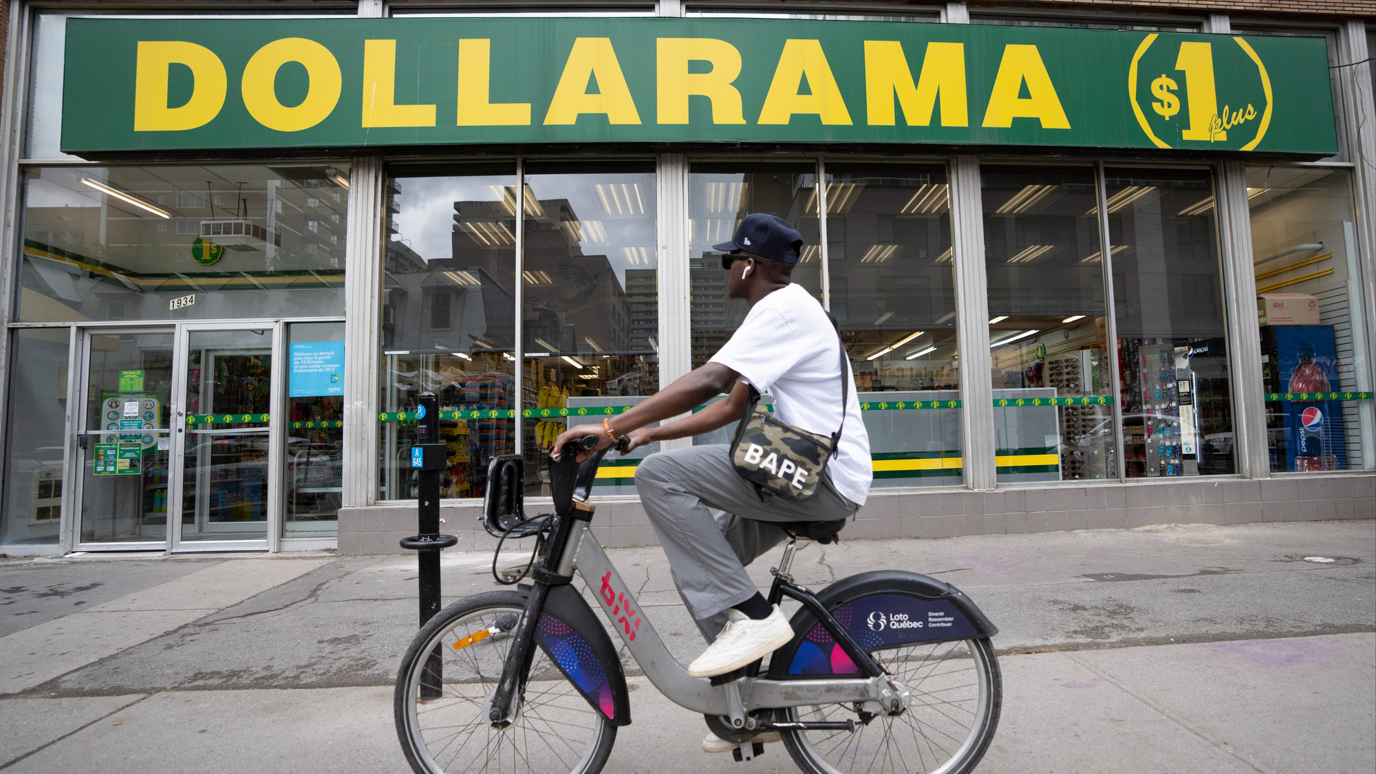Des profits records pour Dollarama! — 98.5 Montréal