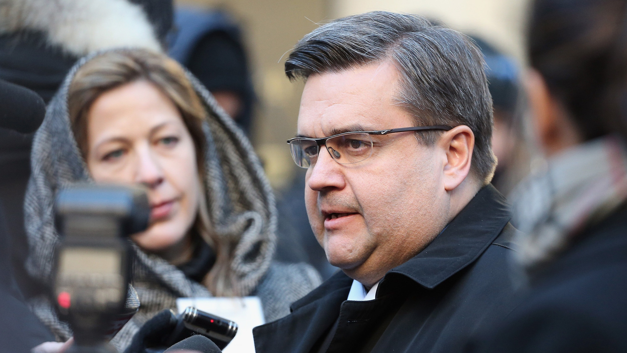 Denis Coderre entreprend un voyage sur le Chemin de Compostelle — 98.5 ...