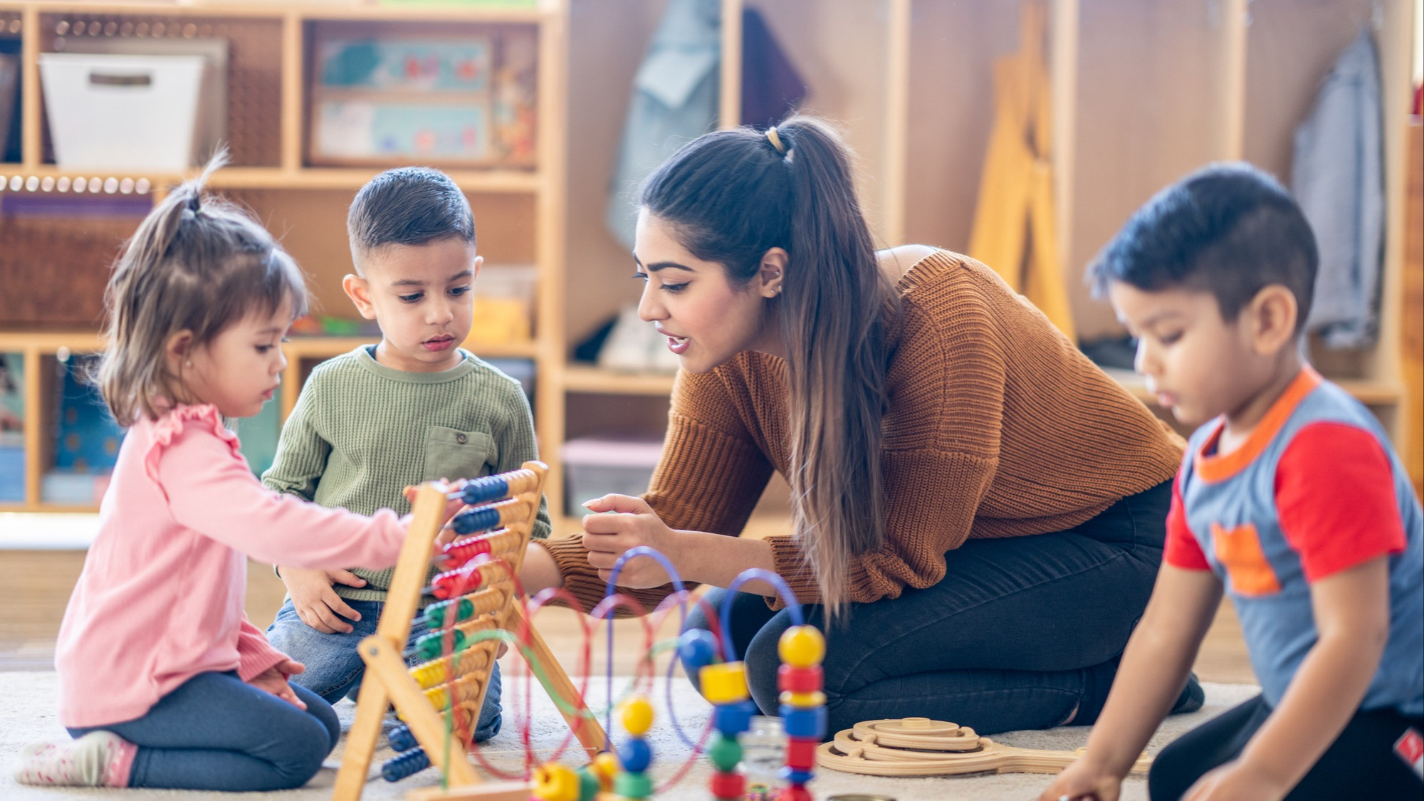 Êtes-vous toujours à la recherche d’une place en garderie? — 98.5 Montréal