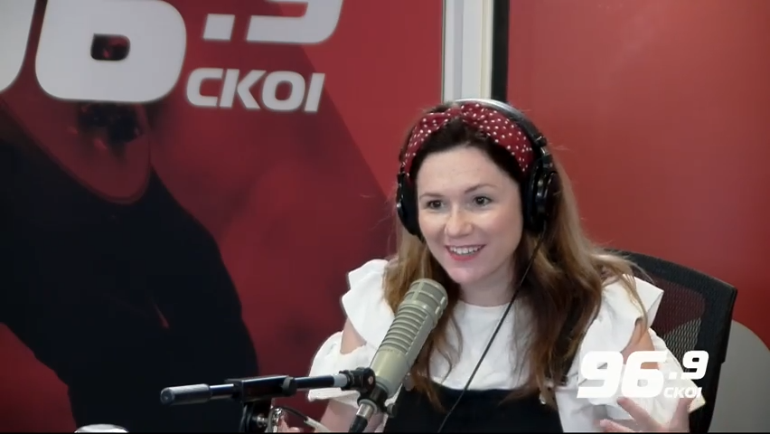 L'Open Mic des Comiques - La grande gagnante - Léa Stréliski — 96.9 CKOI