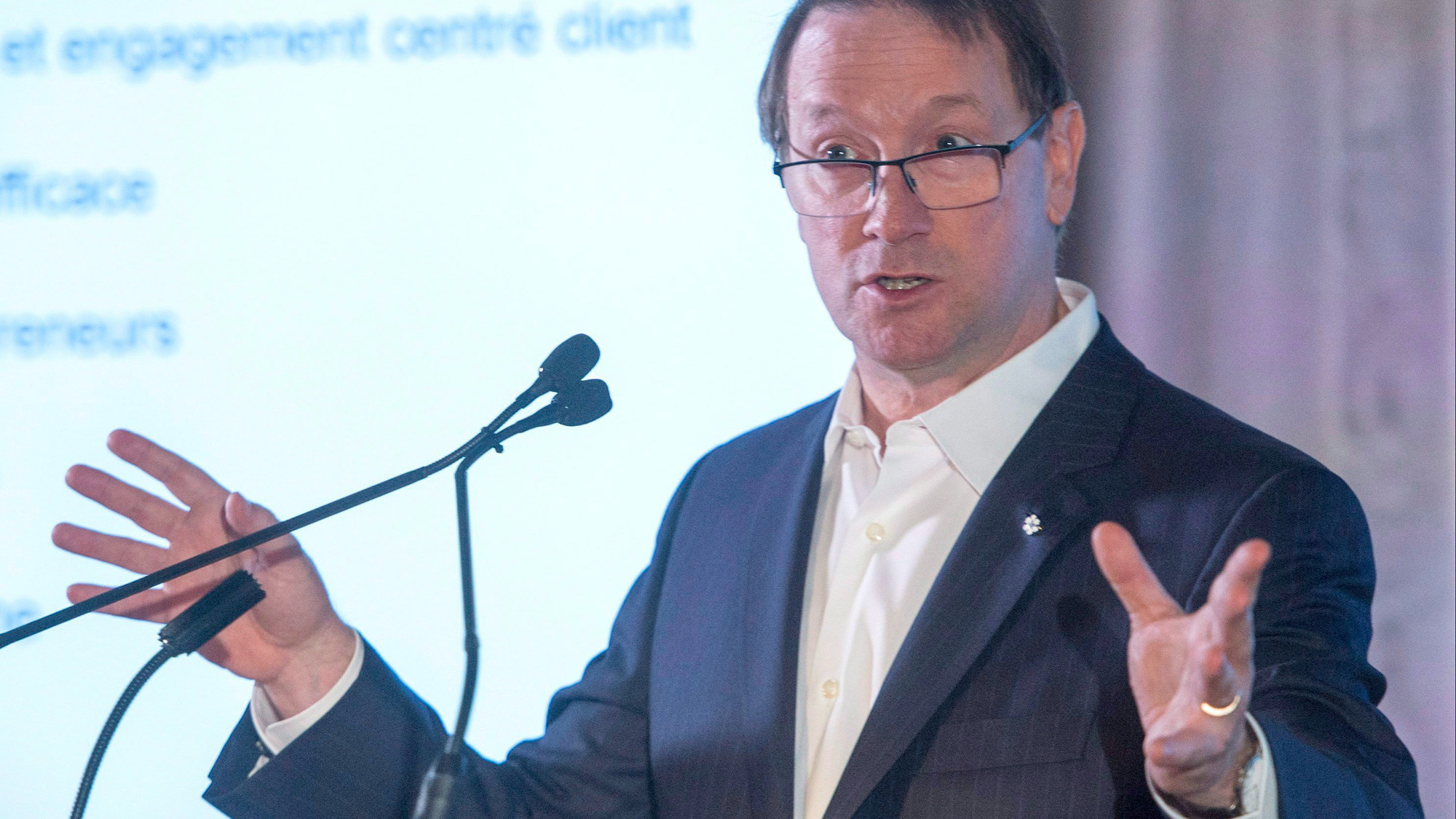 Grande entrevue de Paul Arcand | «La passion du métier» de Louis Vachon ...