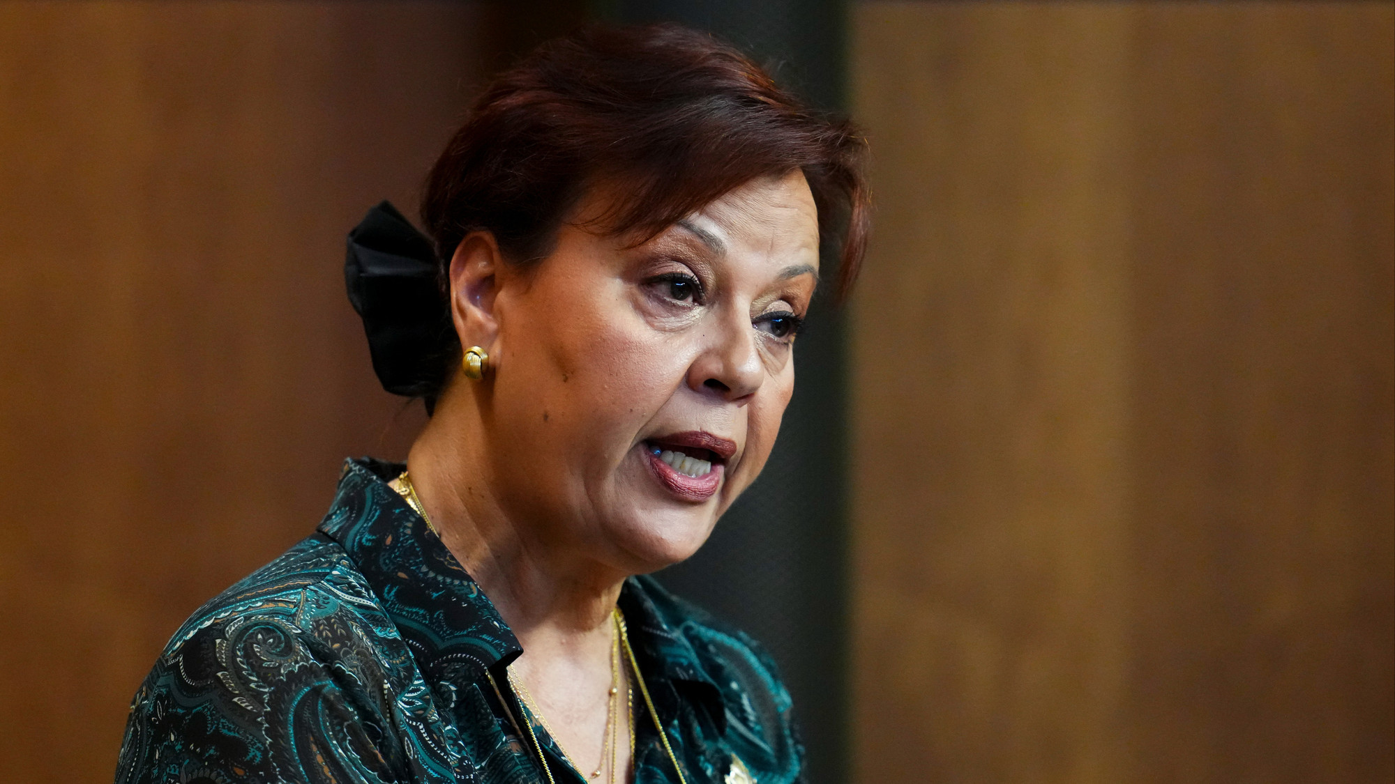 Est-ce que la députée Alexandra Mendès s'est mis les pieds dans les ...