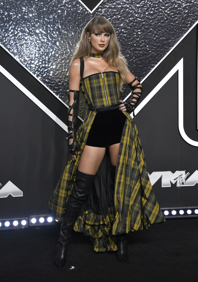 PHOTOS | Some of the best red carpet looks from the 2024 MTV VMAs! — The Beat 92.5