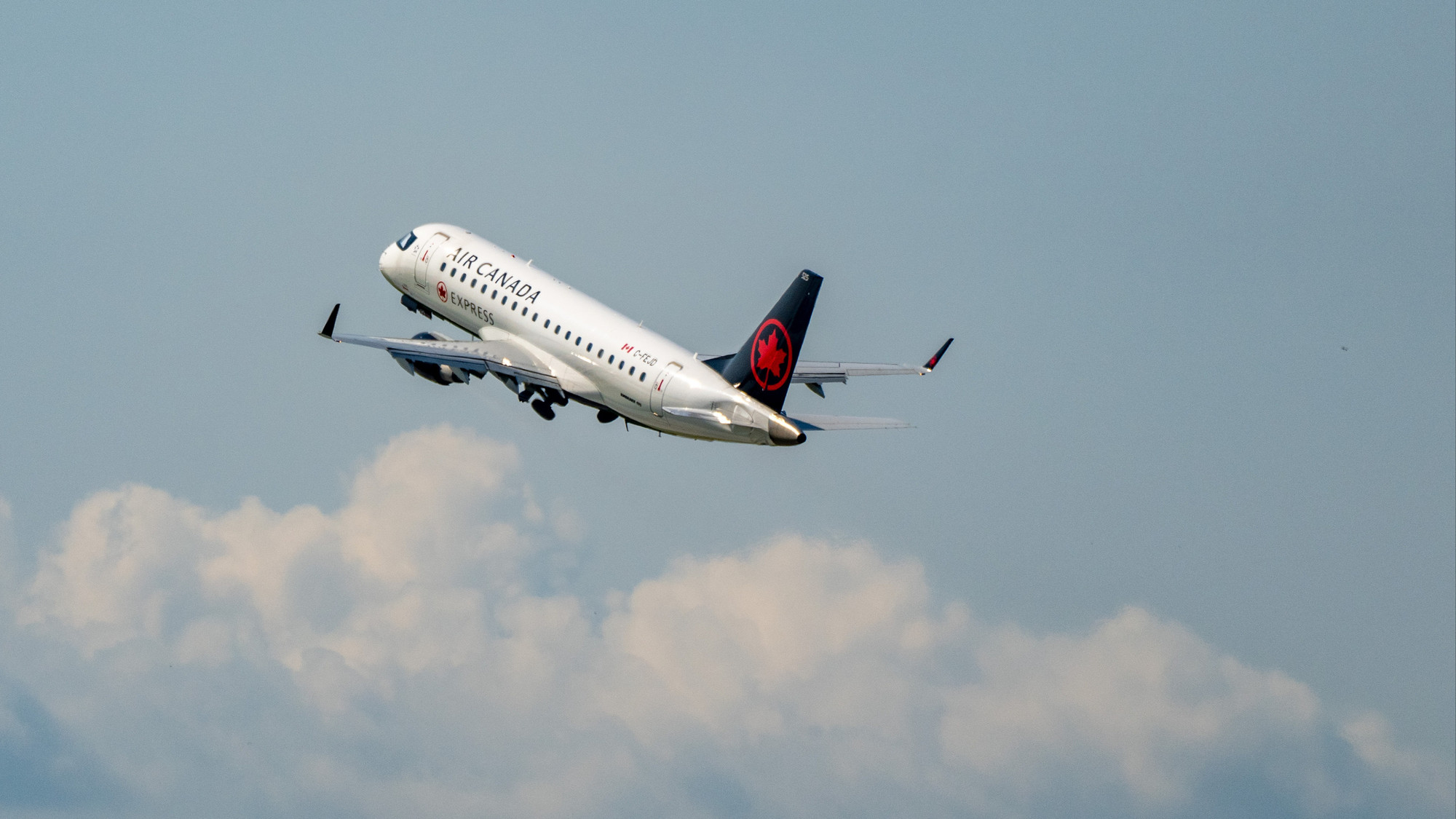 Air Canada et les pilotes s'entendent | «On a évité le pire» -Élisabeth ...