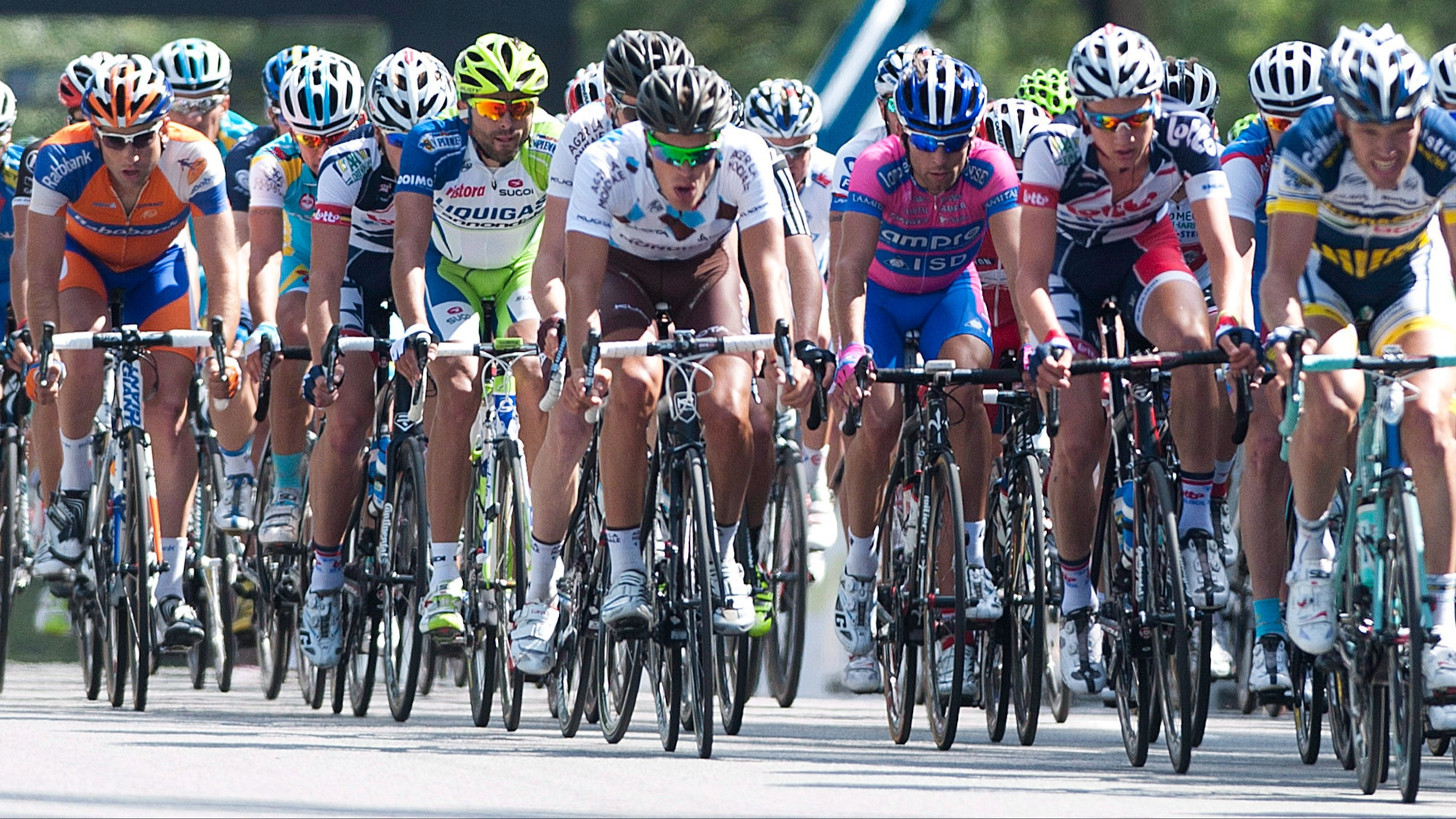 Grand Prix Cycliste de Montréal 2024 | «Un peloton qui passe à 42 km/h ...