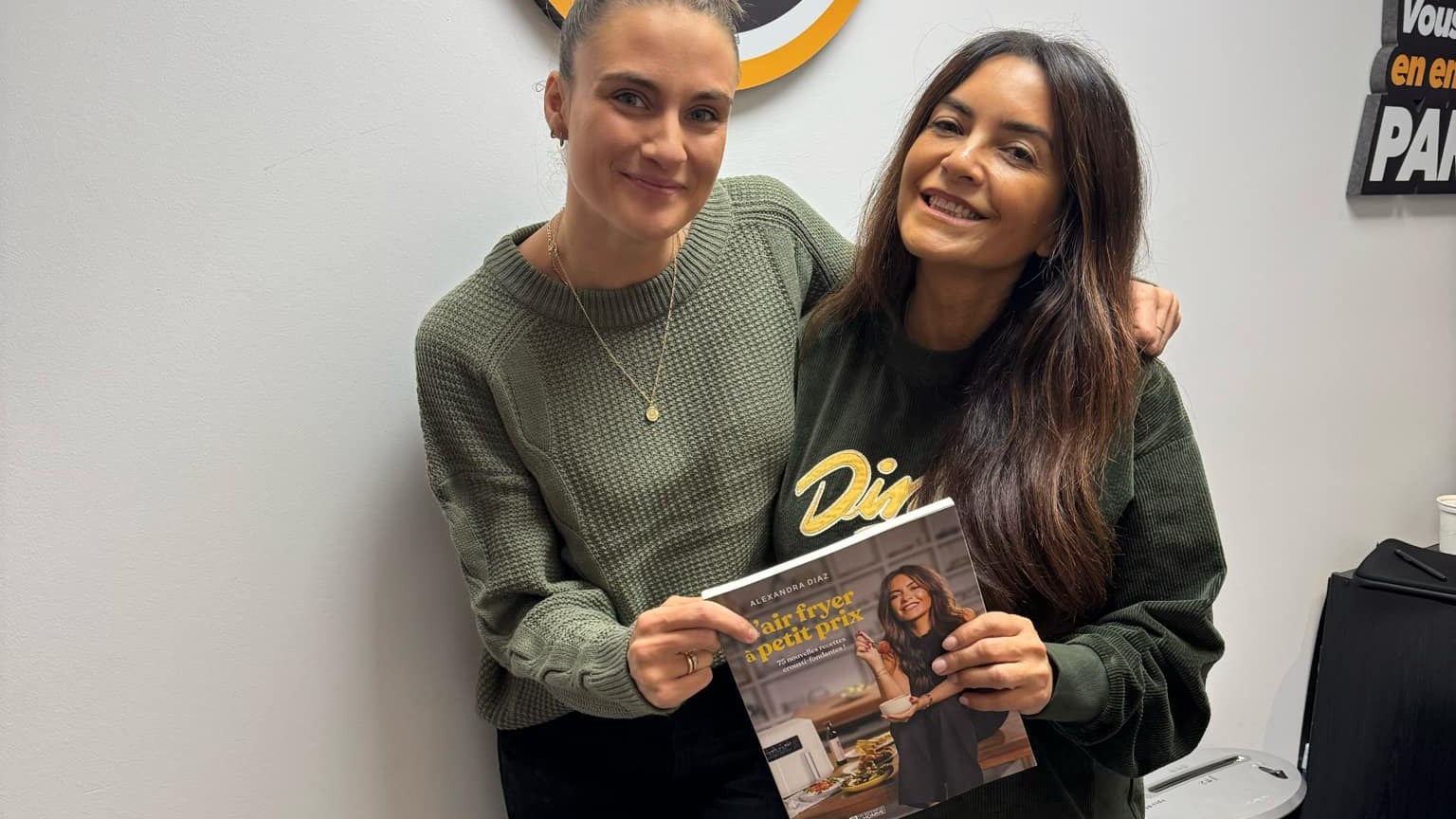 Salon du livre 2024 | Alexandra Diaz vante le airfryer — 95.7 KYK