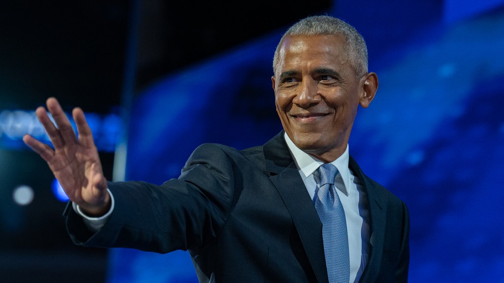 Barack Obama raps Lose Yourself after introduction from Eminem at rally ...