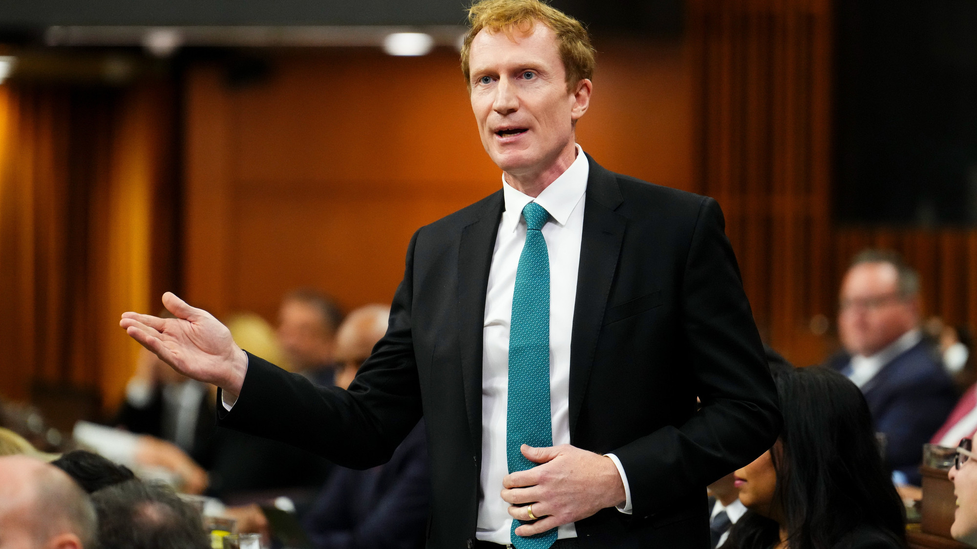 Entrevue avec le ministre Marc Miller | Immigration: «Il y a une ...