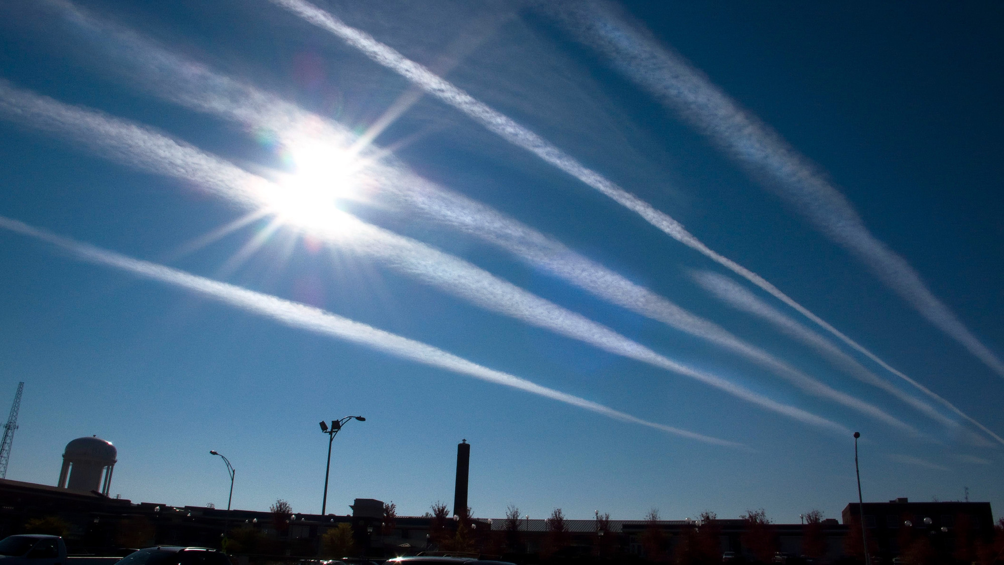 Environnement | Des nouvelles données sur les «contrails» pourraient ...