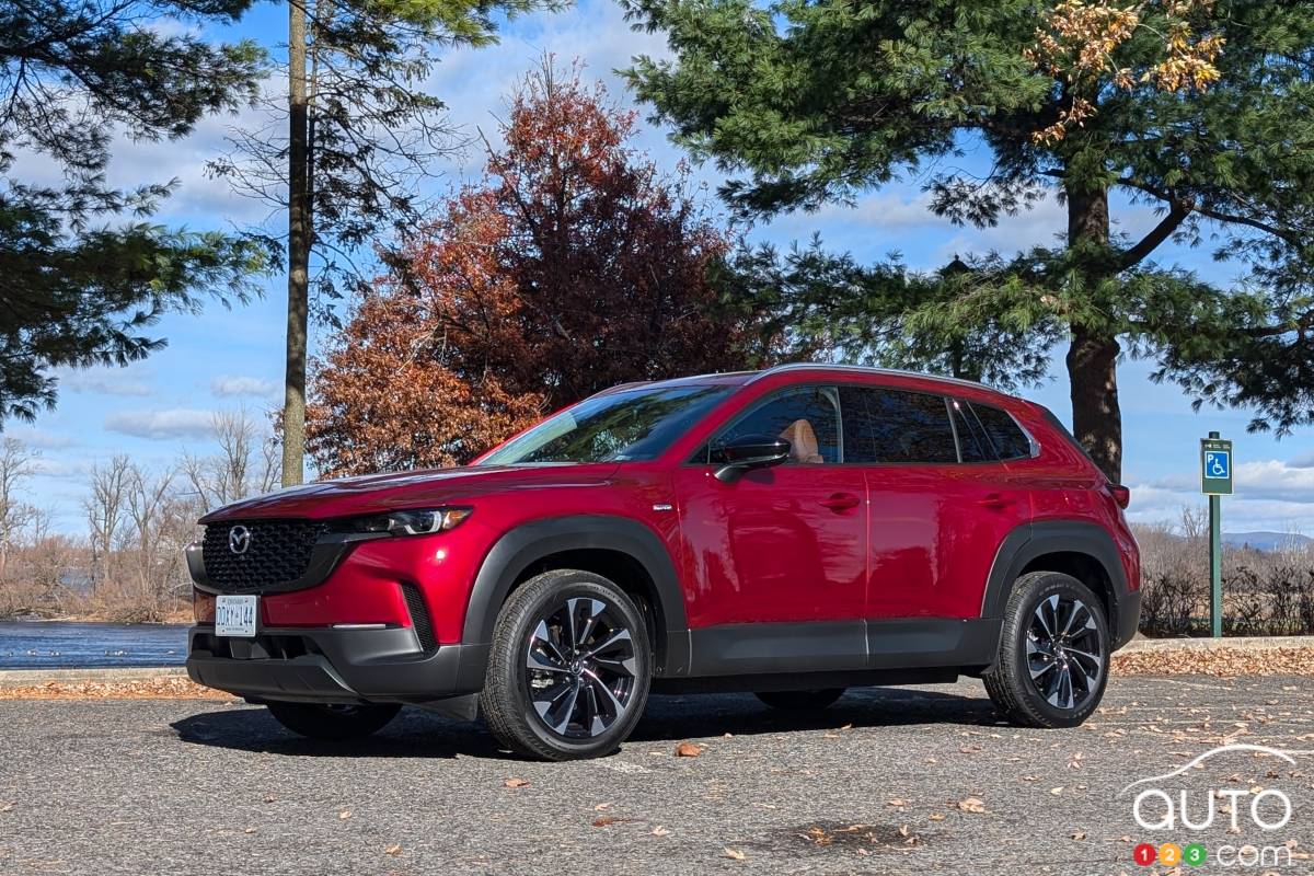 Mazda CX-50 Hybride 2025, premier essai : 5,7 raisons d'aimer le VUS électrifié — FM93