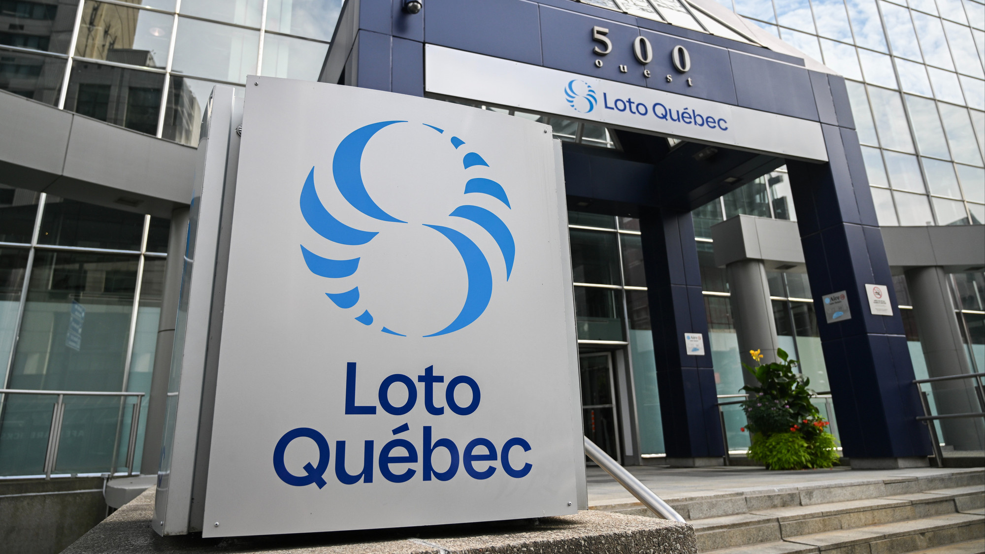 Profits de la société d'État | Loto-Québec «capte 60% du marché» du jeu ...