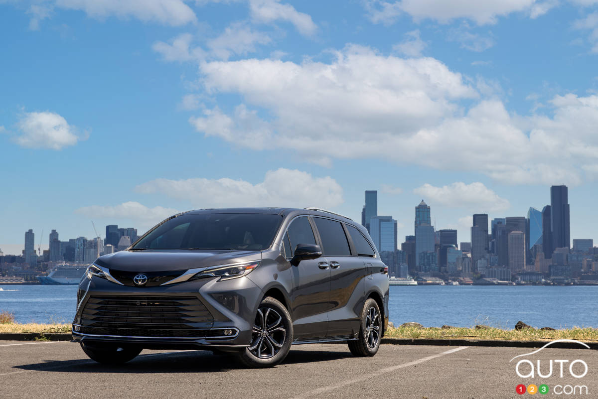 La Toyota Sienna 2025 débute à 51 220$ au Canada — 98.5 Montréal