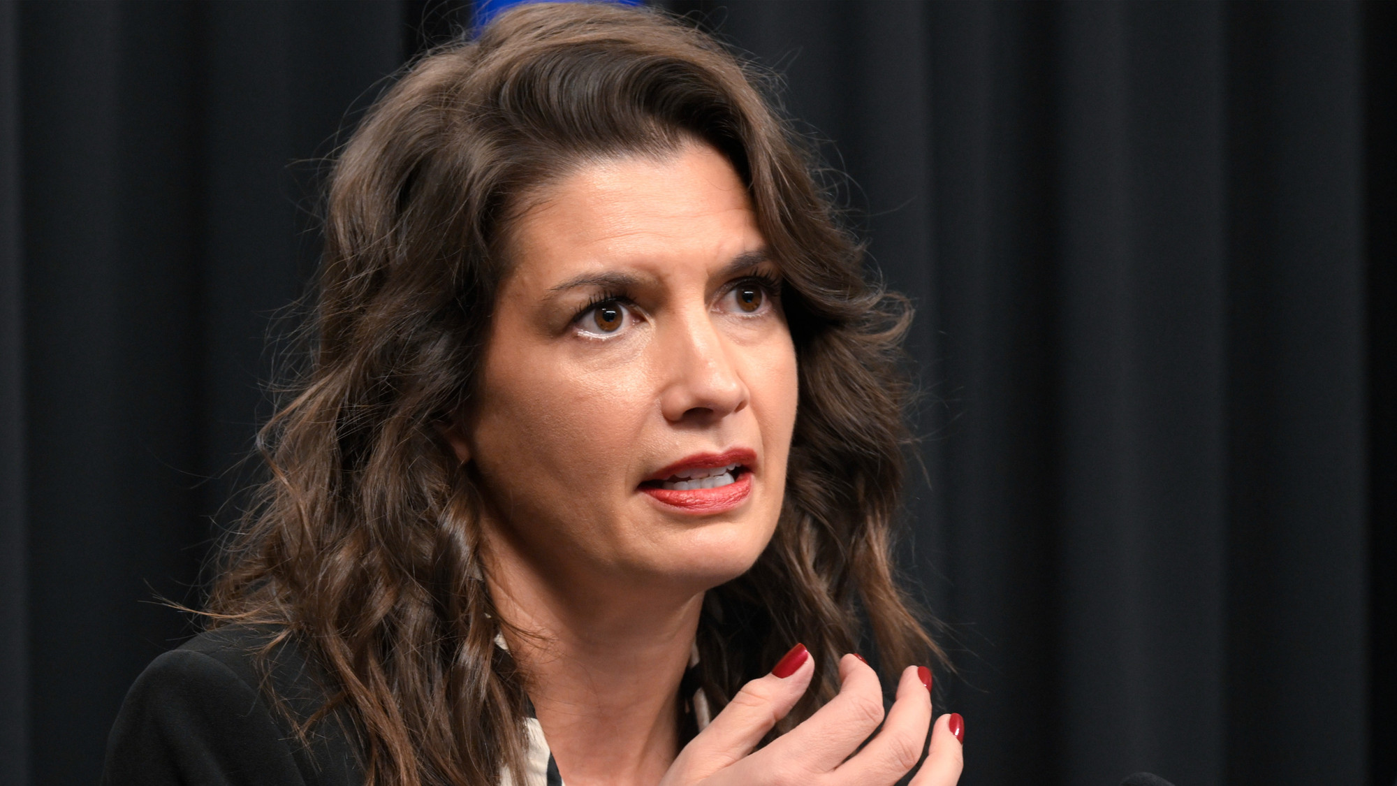 Les femmes jugées plus sévèrement en politique? | Geneviève Guilbault ...