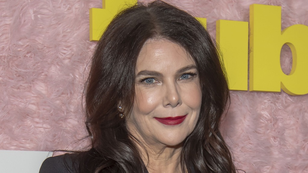 Lauren Graham open to reviving Gilmour Girls again — The Beat 92.5