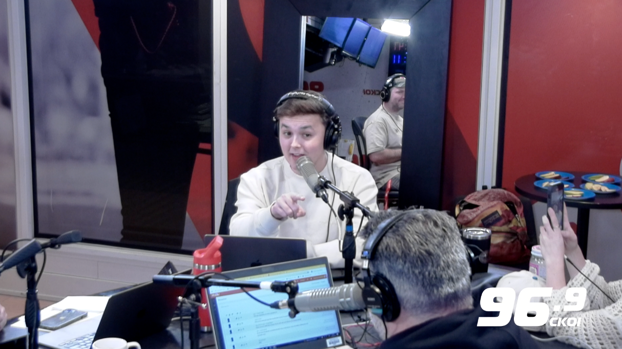 Danick en échappé | Comment décrire nos animateurs sans photo! — 96.9 CKOI