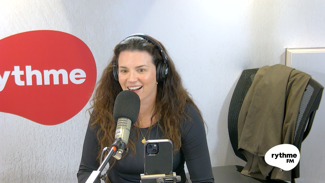 Quand Marie-Eve se retrouve seule, elle affronte ses pensées... et l ...