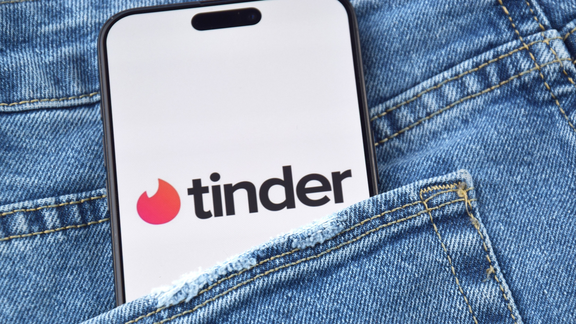 Implications possibles pour l'échangisme... | Tinder: une ...