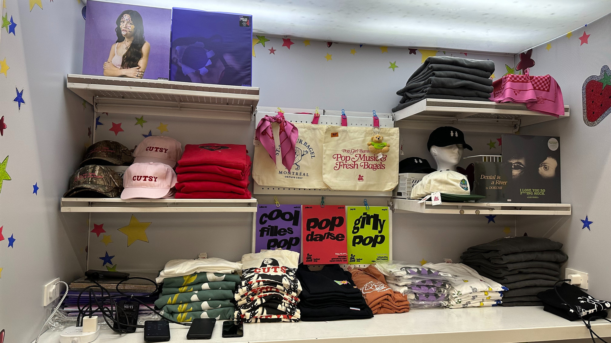 An Osheaga Pop-Up Shop Is Now Open at Square Victoria-OACI Metro ...