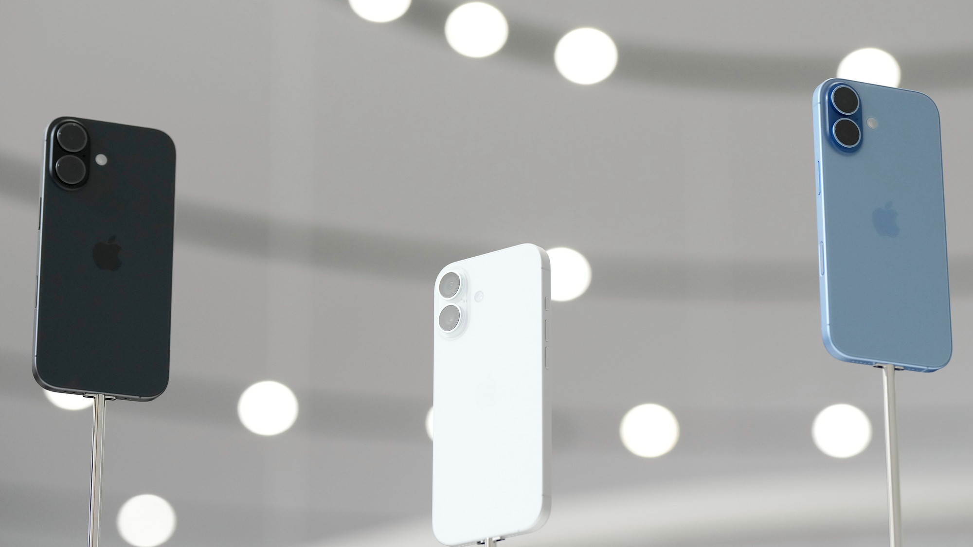 Conférence attendue | Apple dévoile ses nouveaux iPhone — 98.5 Montréal