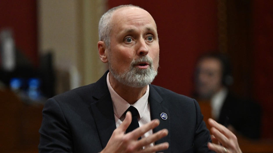 Québec solidaire | Vincent Marissal propose de salarier les médecins ...