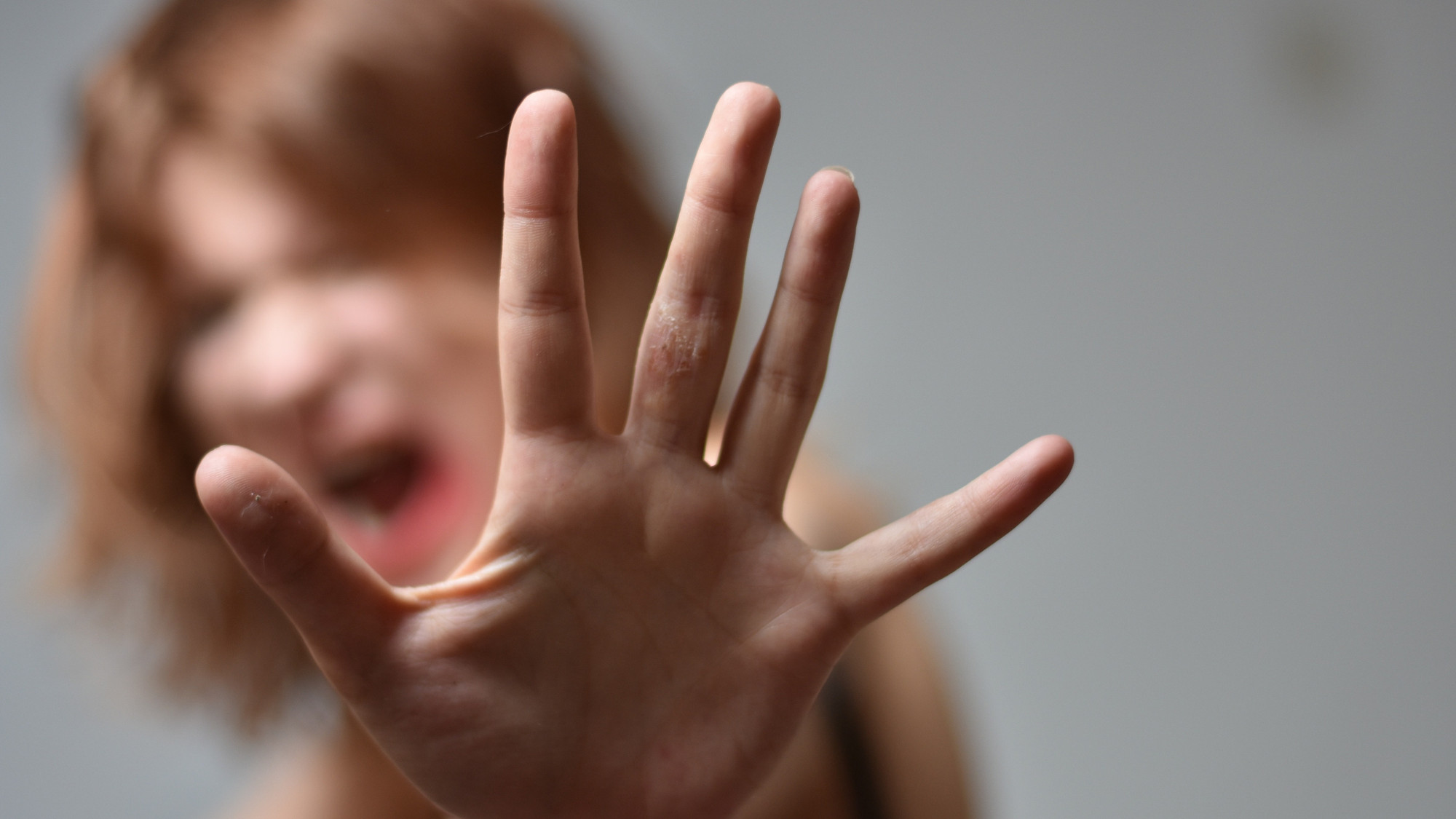 Violence dans les centres jeunesse | Une intervenante se fait frapper ...