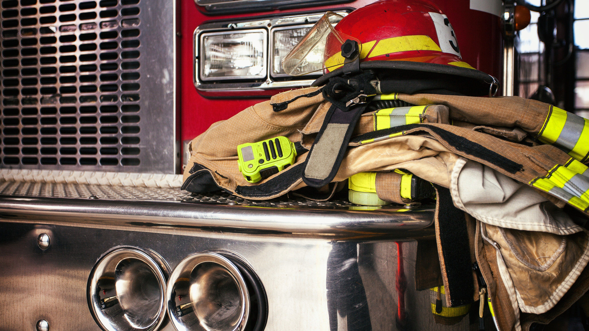 Livre sur les défis du métier | «L'appel du feu»: un pompier québécois ...