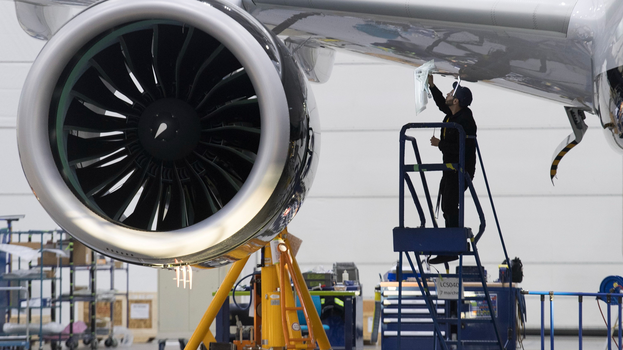 L'ancien CSeries | Airbus 220: «Le problème, c'est la rentabilité» — 98 ...