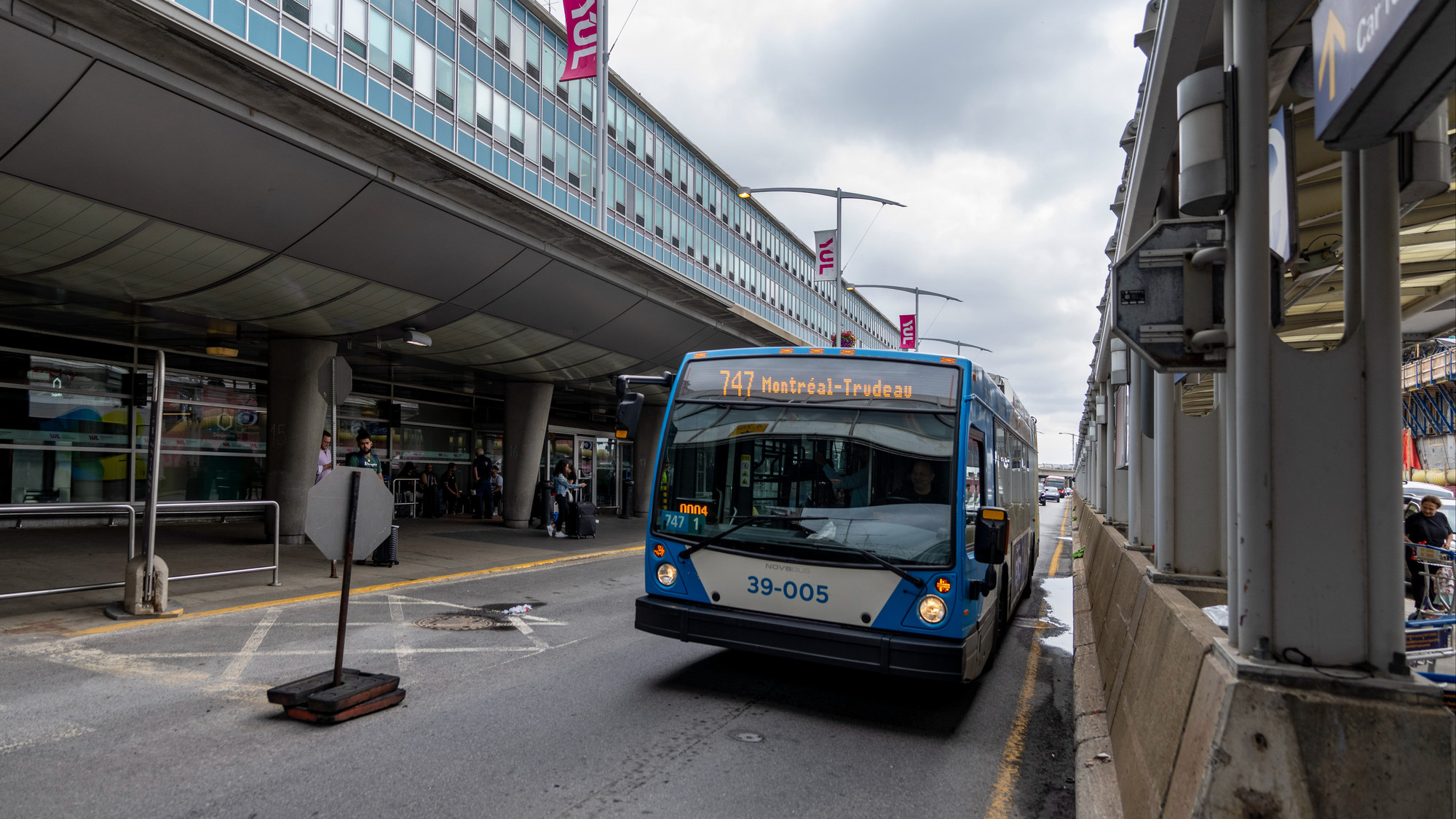 Service limité | Grève à la STM: est-ce justifiable de passer le ...