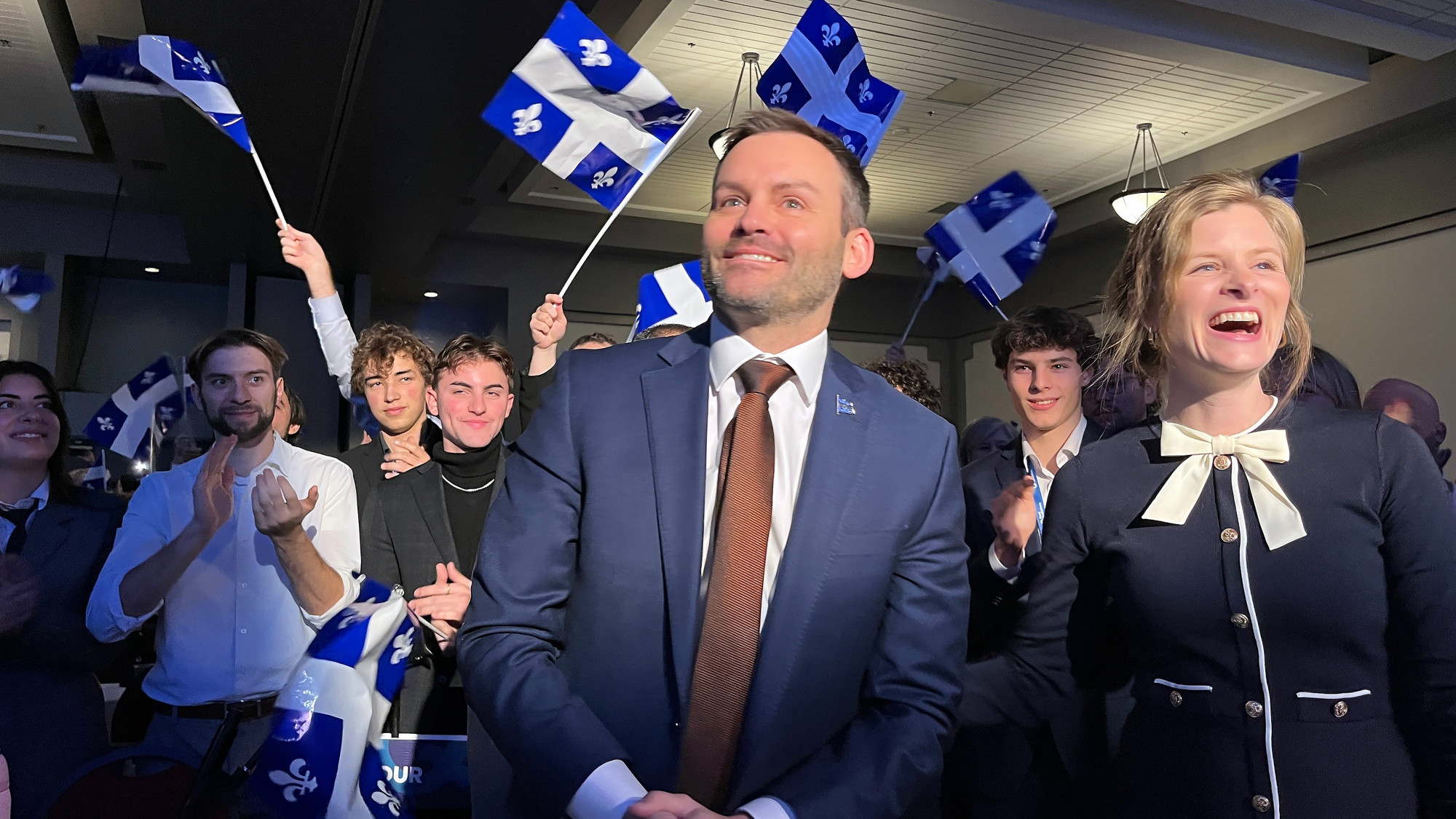 Le PQ dévoile petit à petit son «Livre bleu» — 98.5 Montréal