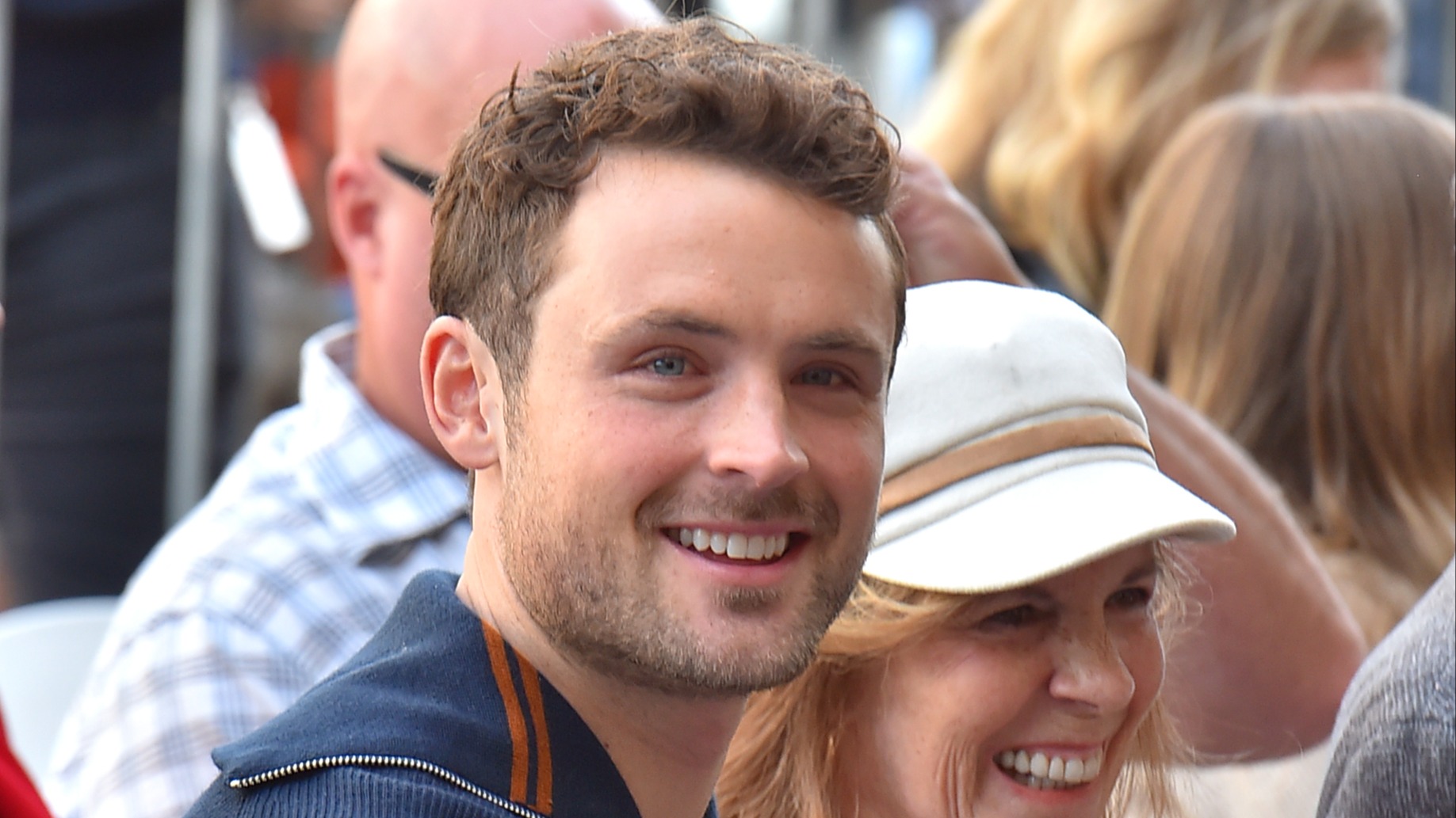 Dylan Efron congratulates Robert Irwin on Dancing With the Stars win ...