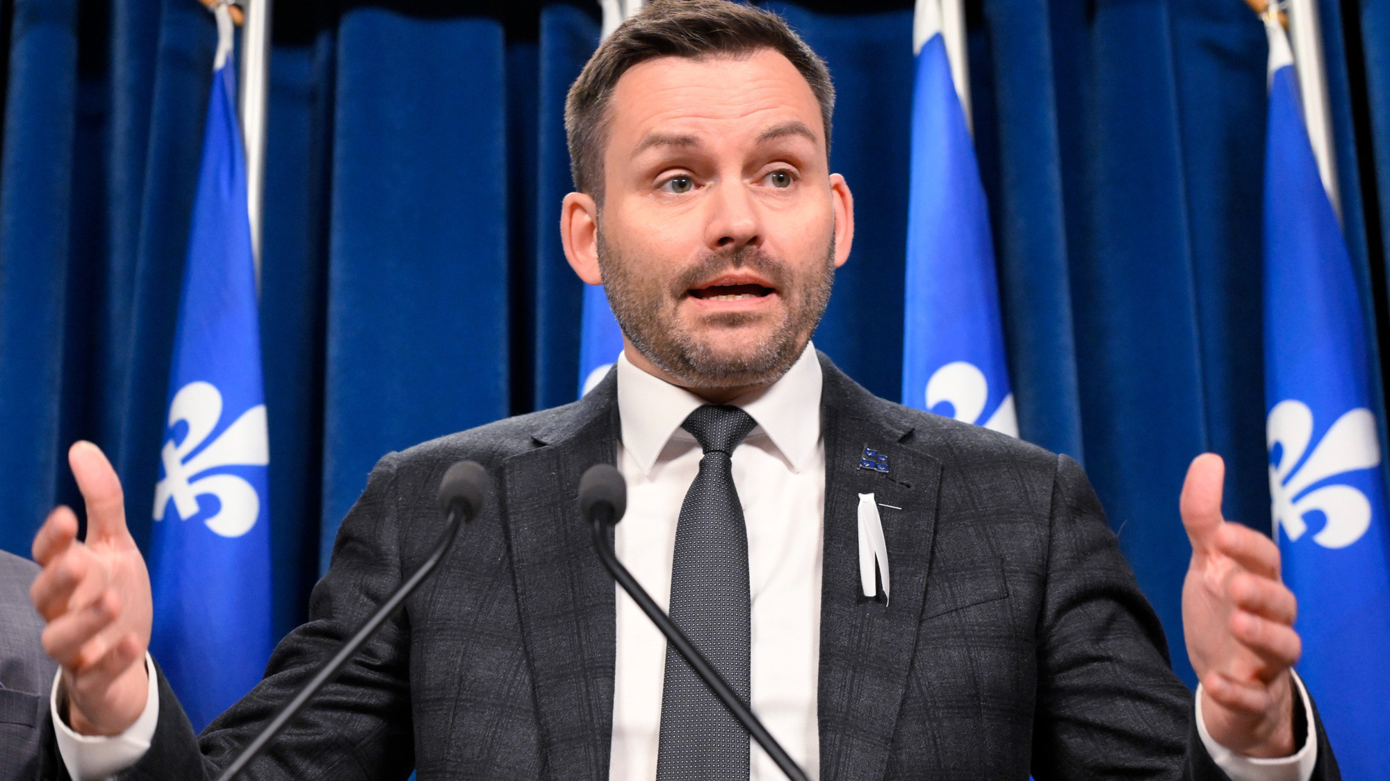 Une majorité pour le PQ avec 35% d'appuis? | «À cinq partis, ça devient ...