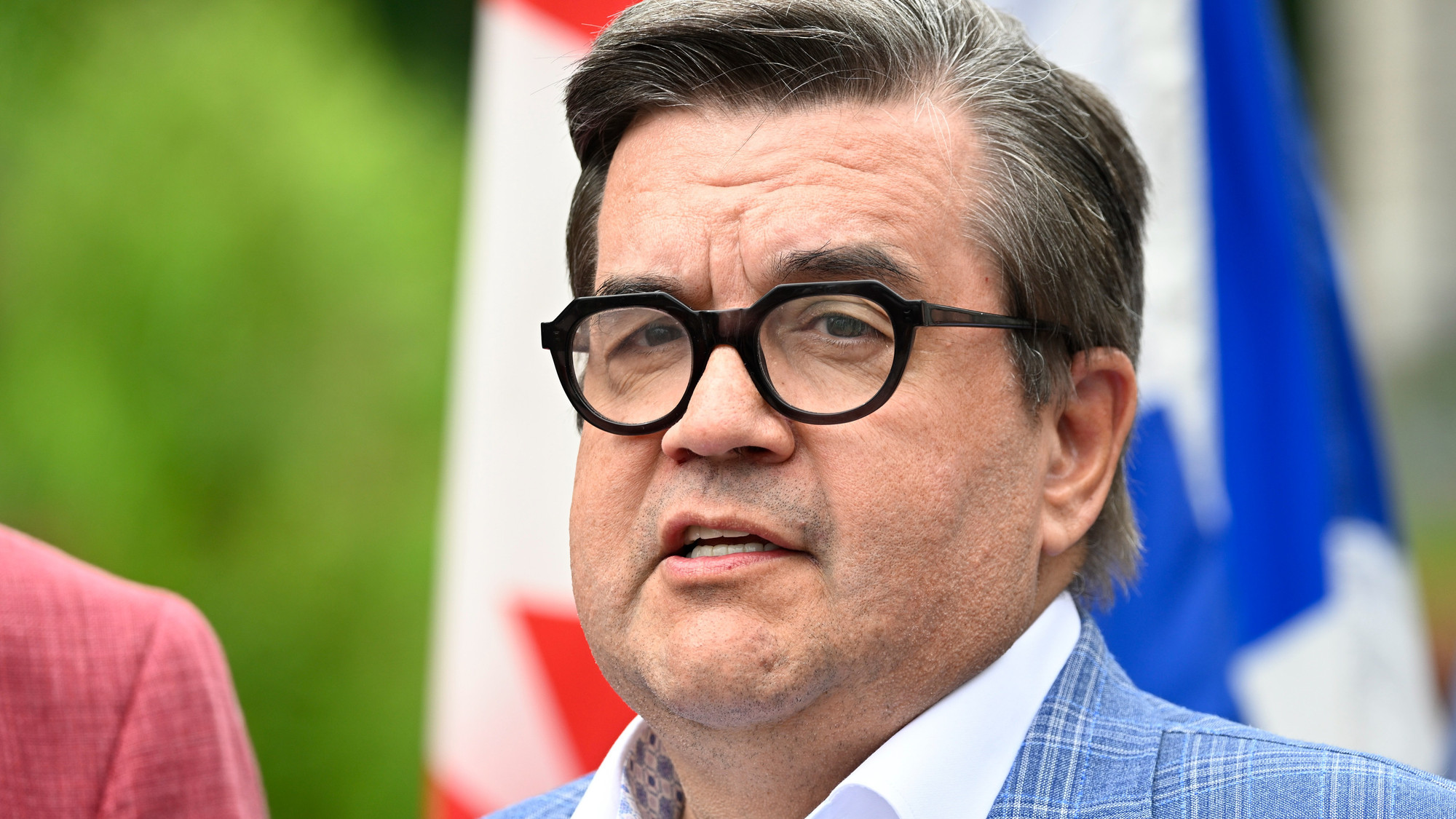 La commission | Denis Coderre croule sous le poids d'une dette de 1,1 ...