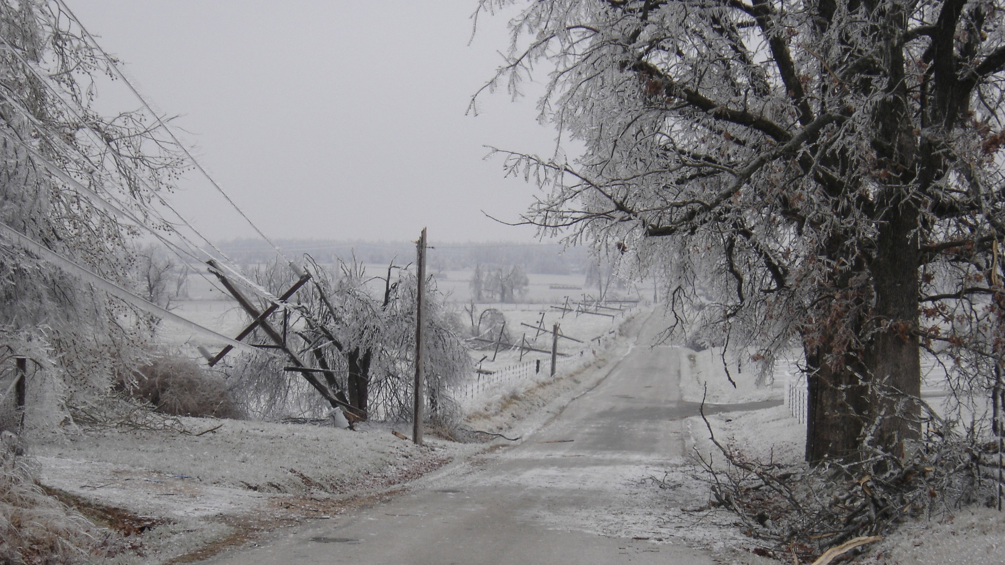 Alerte météo | Tempête majeure: le Québec se prépare à 30 mm de verglas ...