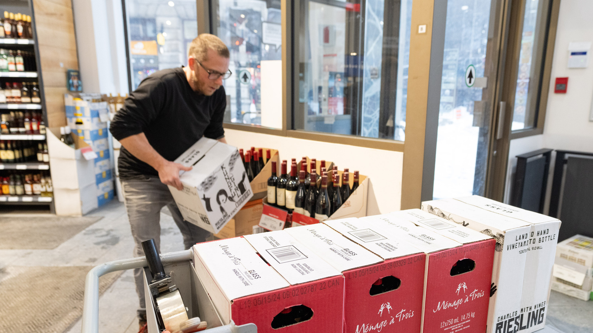 Bonne nouvelle de la journée | Achat de plusieurs bouteilles: la SAQ ...